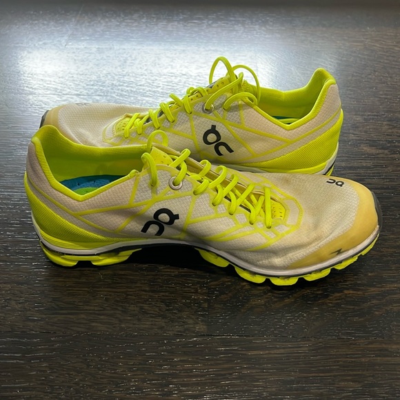 On Running | Shoes | On Running Cloudflash Excellent Used Condition Size 6 | Poshmark